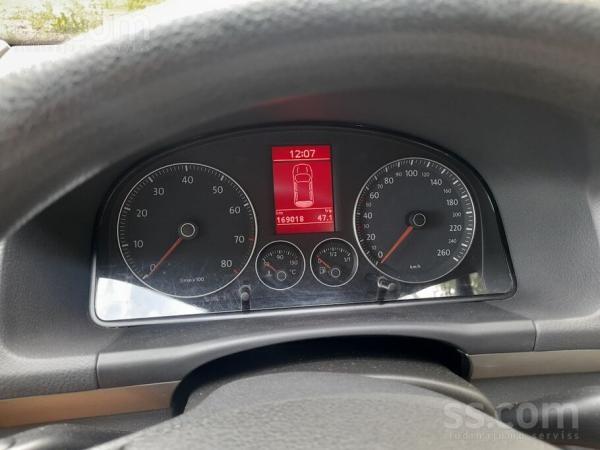 Blue Volkswagen Touran 2008 in Riga, with an engine capacity of 1.40 L and mileage of 169 thousand km for 4990 €, photo 9 on AUTOMOTO.COM.LV
