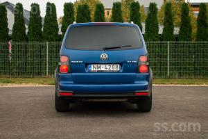 Blue Volkswagen Touran 2008 in Jelgava, with an engine capacity of 2.00 L and mileage of 401 thousand km for 2690 €, photo 6 on AUTOMOTO.COM.LV
