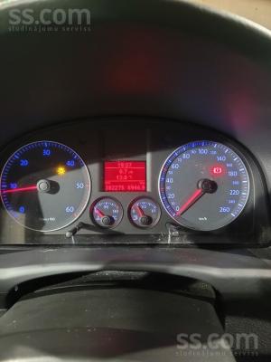 Zils Volkswagen Touran 2008 Daugavpils, ar dzinēja tilpumu 1.90 L un nobraukumu 382 tūkst. km par 1800 €, foto 7 vietnē AUTOMOTO.COM.LV