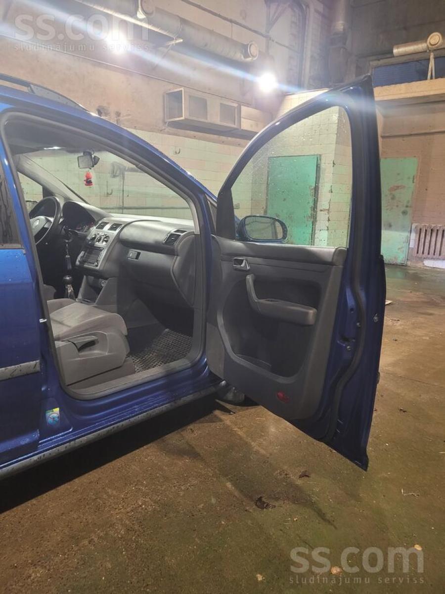 Zils Volkswagen Touran 2008 Daugavpils, ar dzinēja tilpumu 1.90 L un nobraukumu 382 tūkst. km par 1800 €, foto 11 vietnē AUTOMOTO.COM.LV
