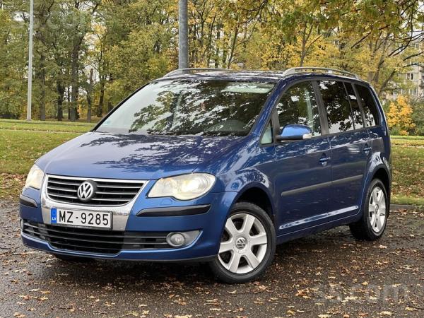 Zils Volkswagen Touran 2008 Jēkabpils, ar dzinēja tilpumu 2.00 L un nobraukumu 331 tūkst. km par 3400 €, foto 1 vietnē AUTOMOTO.COM.LV