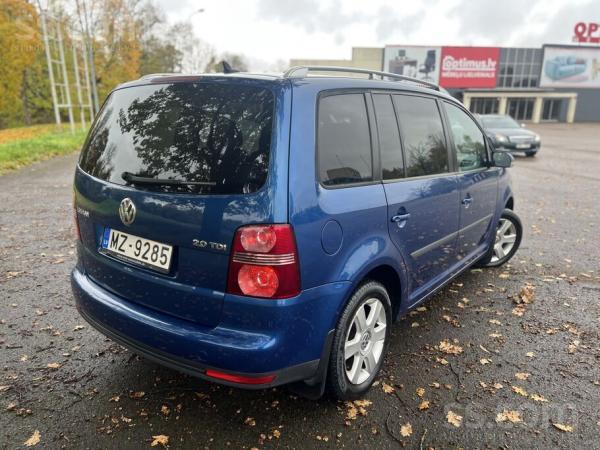 Zils Volkswagen Touran 2008 Jēkabpils, ar dzinēja tilpumu 2.00 L un nobraukumu 331 tūkst. km par 3400 €, foto 3 vietnē AUTOMOTO.COM.LV