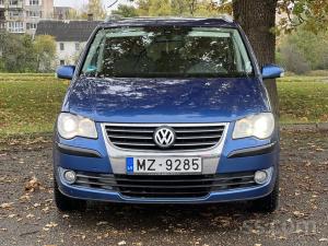 Blue Volkswagen Touran 2008 in Jekabpils, with an engine capacity of 2.00 L and mileage of 331 thousand km for 3400 €, photo 5 on AUTOMOTO.COM.LV