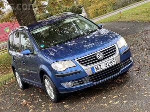 Blue Volkswagen Touran 2008 in Jekabpils, with an engine capacity of 2.00 L and mileage of 331 thousand km for 3400 €, photo 6 on AUTOMOTO.COM.LV