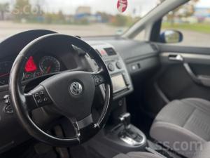 Blue Volkswagen Touran 2008 in Jekabpils, with an engine capacity of 2.00 L and mileage of 331 thousand km for 3400 €, photo 9 on AUTOMOTO.COM.LV