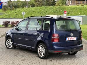 Blue Volkswagen Touran 2008 in Rezekne, with an engine capacity of 1.40 L and mileage of 307 thousand km for 4690 €, photo 5 on AUTOMOTO.COM.LV