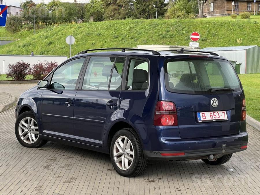 Blue Volkswagen Touran 2008 in Rezekne, with an engine capacity of 1.40 L and mileage of 307 thousand km for 4690 €, photo 5 on AUTOMOTO.COM.LV