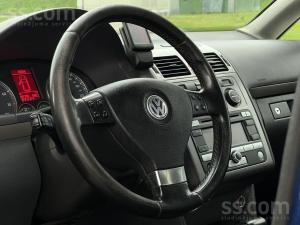 Blue Volkswagen Touran 2008 in Rezekne, with an engine capacity of 1.40 L and mileage of 307 thousand km for 4690 €, photo 10 on AUTOMOTO.COM.LV