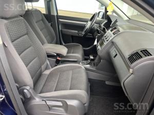 Blue Volkswagen Touran 2008 in Rezekne, with an engine capacity of 1.40 L and mileage of 307 thousand km for 4690 €, photo 12 on AUTOMOTO.COM.LV