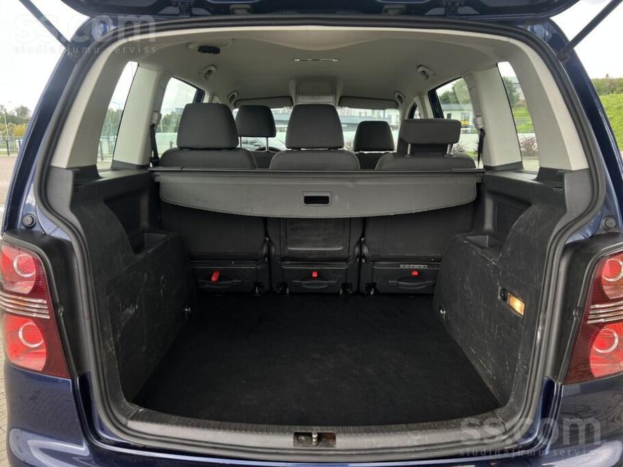 Blue Volkswagen Touran 2008 in Rezekne, with an engine capacity of 1.40 L and mileage of 307 thousand km for 4690 €, photo 15 on AUTOMOTO.COM.LV