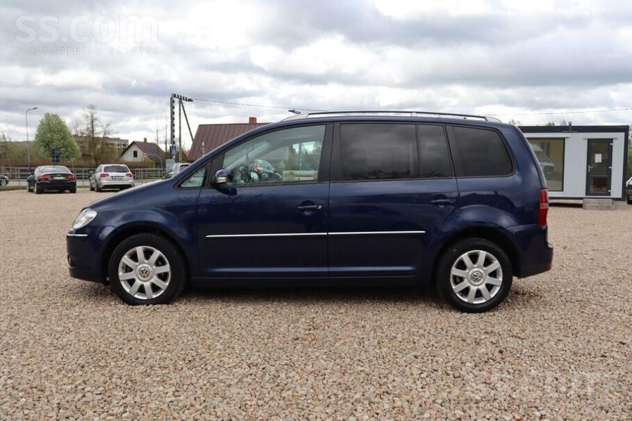 Blue Volkswagen Touran 2009 in Gulbene, with an engine capacity of 2.00 L and mileage of 0 thousand km for 800 €, photo 6 on AUTOMOTO.COM.LV