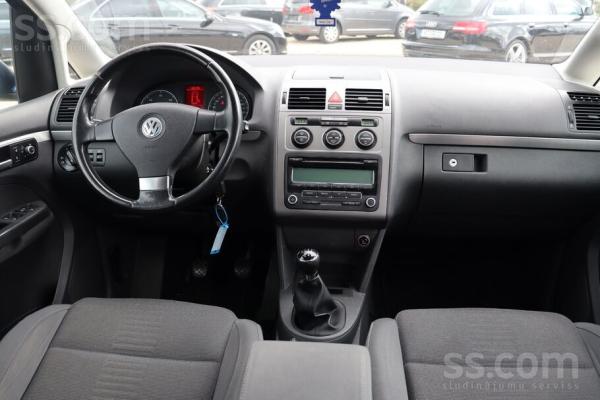 Zils Volkswagen Touran 2009 Gulbene, ar dzinēja tilpumu 2.00 L un nobraukumu 0 tūkst. km par 800 €, foto 10 vietnē AUTOMOTO.COM.LV