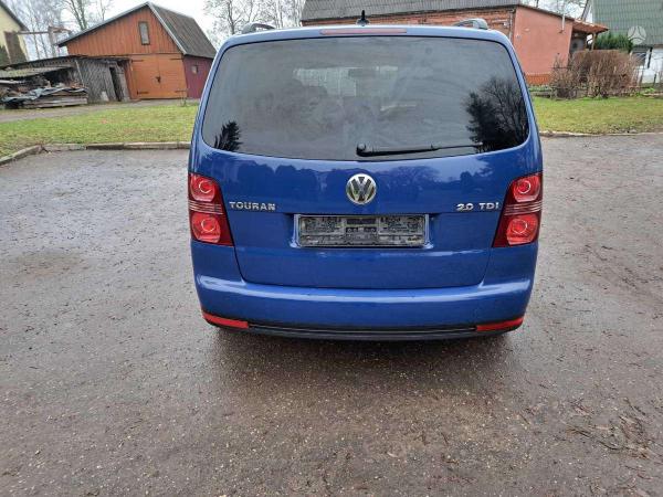 Zils Volkswagen Touran 2009 Biržai, ar dzinēja tilpumu 1.97 L un nobraukumu 377 tūkst. km par 3150 €, foto 5 vietnē AUTOMOTO.COM.LV
