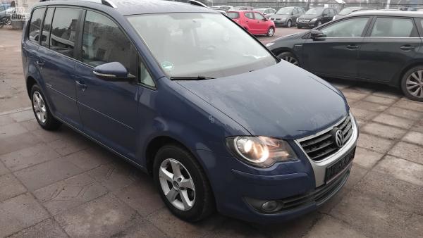 Zils Volkswagen Touran 2009 Utena, ar dzinēja tilpumu 1.40 L un nobraukumu 260 tūkst. km par 2800 €, foto 3 vietnē AUTOMOTO.COM.LV