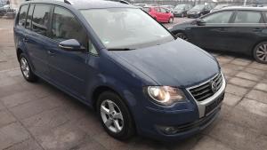 Zils Volkswagen Touran 2009 Utena, ar dzinēja tilpumu 1.40 L un nobraukumu 260 tūkst. km par 2800 €, foto 3 vietnē AUTOMOTO.COM.LV