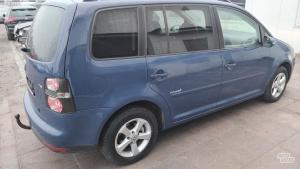 Zils Volkswagen Touran 2009 Utena, ar dzinēja tilpumu 1.40 L un nobraukumu 260 tūkst. km par 2800 €, foto 4 vietnē AUTOMOTO.COM.LV