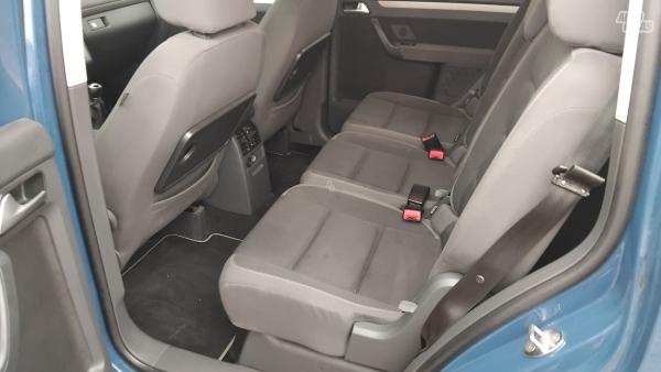 Zils Volkswagen Touran 2009 Utena, ar dzinēja tilpumu 1.40 L un nobraukumu 260 tūkst. km par 2800 €, foto 8 vietnē AUTOMOTO.COM.LV