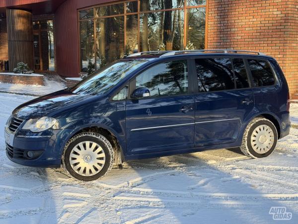 Zils Volkswagen Touran 2009 Alīta, ar dzinēja tilpumu 2.00 L un nobraukumu 375 tūkst. km par 2350 €, foto 2 vietnē AUTOMOTO.COM.LV