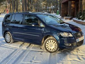 Blue Volkswagen Touran 2009 in Alytus, with an engine capacity of 2.00 L and mileage of 375 thousand km for 2350 €, photo 12 on AUTOMOTO.COM.LV