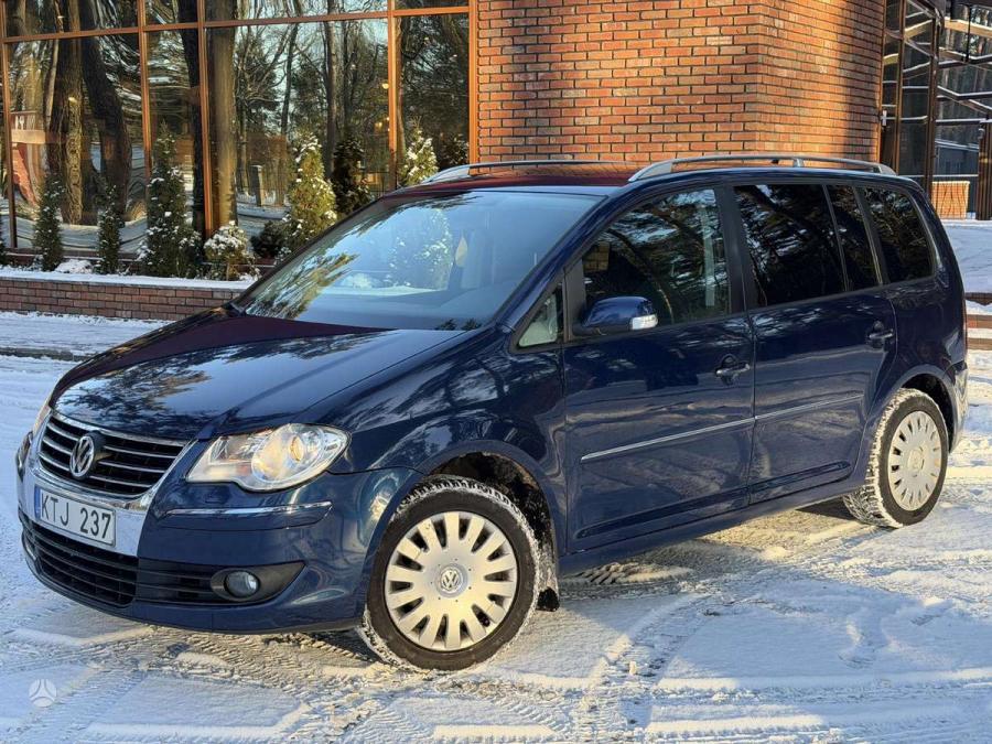 Zils Volkswagen Touran 2009 Alīta, ar dzinēja tilpumu 2.00 L un nobraukumu 375 tūkst. km par 2350 €, foto 1 vietnē AUTOMOTO.COM.LV
