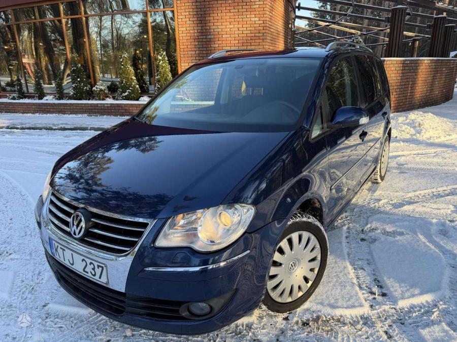 Zils Volkswagen Touran 2009 Alīta, ar dzinēja tilpumu 2.00 L un nobraukumu 375 tūkst. km par 2350 €, foto 6 vietnē AUTOMOTO.COM.LV