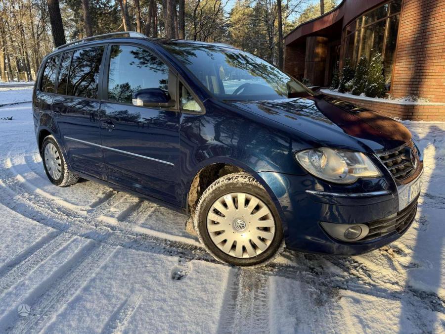 Zils Volkswagen Touran 2009 Alīta, ar dzinēja tilpumu 2.00 L un nobraukumu 375 tūkst. km par 2350 €, foto 13 vietnē AUTOMOTO.COM.LV
