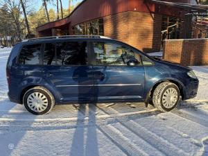 Zils Volkswagen Touran 2009 Alīta, ar dzinēja tilpumu 2.00 L un nobraukumu 375 tūkst. km par 2350 €, foto 15 vietnē AUTOMOTO.COM.LV