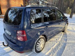 Zils Volkswagen Touran 2009 Alīta, ar dzinēja tilpumu 2.00 L un nobraukumu 375 tūkst. km par 2350 €, foto 16 vietnē AUTOMOTO.COM.LV