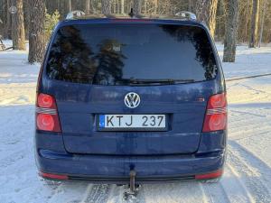 Zils Volkswagen Touran 2009 Alīta, ar dzinēja tilpumu 2.00 L un nobraukumu 375 tūkst. km par 2350 €, foto 18 vietnē AUTOMOTO.COM.LV