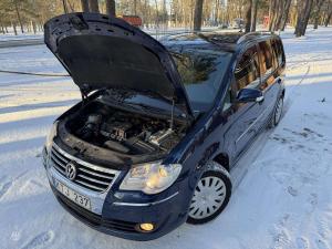 Zils Volkswagen Touran 2009 Alīta, ar dzinēja tilpumu 2.00 L un nobraukumu 375 tūkst. km par 2350 €, foto 36 vietnē AUTOMOTO.COM.LV