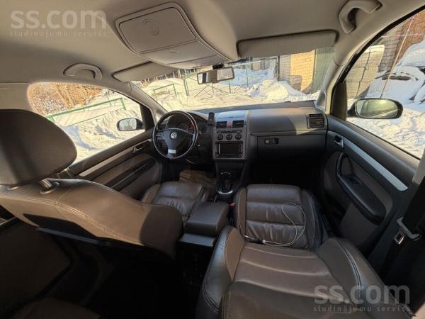 Zils Volkswagen Touran 2009 Daugavpils, ar dzinēja tilpumu 2.00 L un nobraukumu 361 tūkst. km par 3000 €, foto 7 vietnē AUTOMOTO.COM.LV