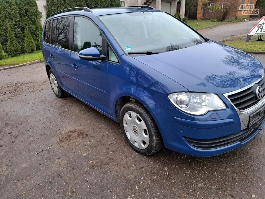 Zils Volkswagen Touran 2009 Biržai, ar dzinēja tilpumu 2.00 L un nobraukumu 377 tūkst. km par 3100 €, foto 3 vietnē AUTOMOTO.COM.LV