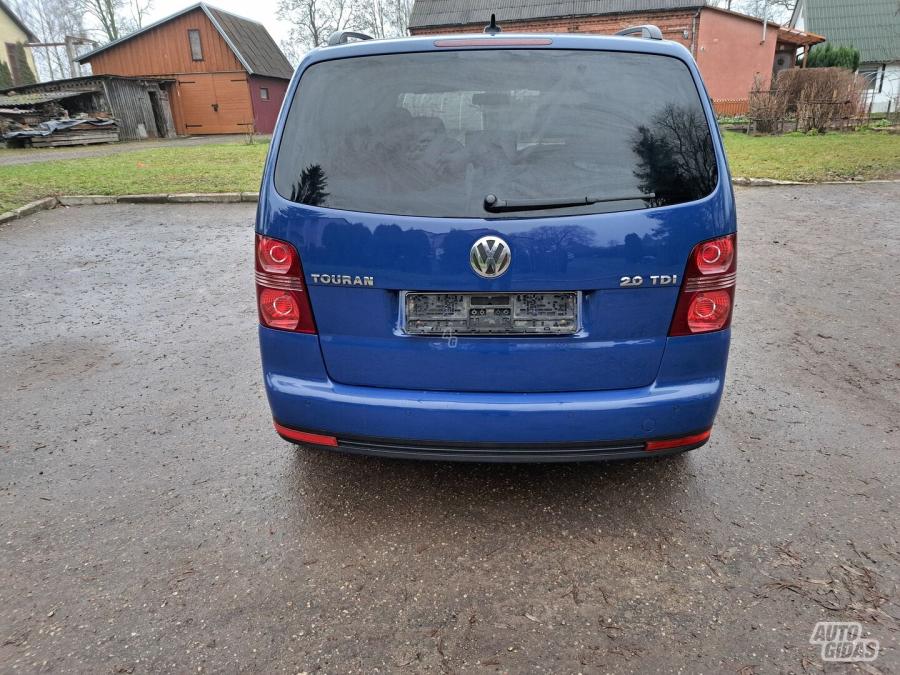 Zils Volkswagen Touran 2009 Biržai, ar dzinēja tilpumu 2.00 L un nobraukumu 377 tūkst. km par 3100 €, foto 6 vietnē AUTOMOTO.COM.LV