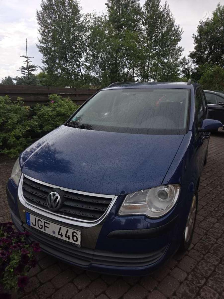 Zils Volkswagen Touran 2009 Viļņa, ar dzinēja tilpumu 1.90 L un nobraukumu 280 tūkst. km par 3200 €, foto 3 vietnē AUTOMOTO.COM.LV