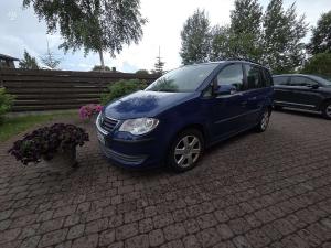 Zils Volkswagen Touran 2009 Viļņa, ar dzinēja tilpumu 1.90 L un nobraukumu 280 tūkst. km par 3200 €, foto 6 vietnē AUTOMOTO.COM.LV