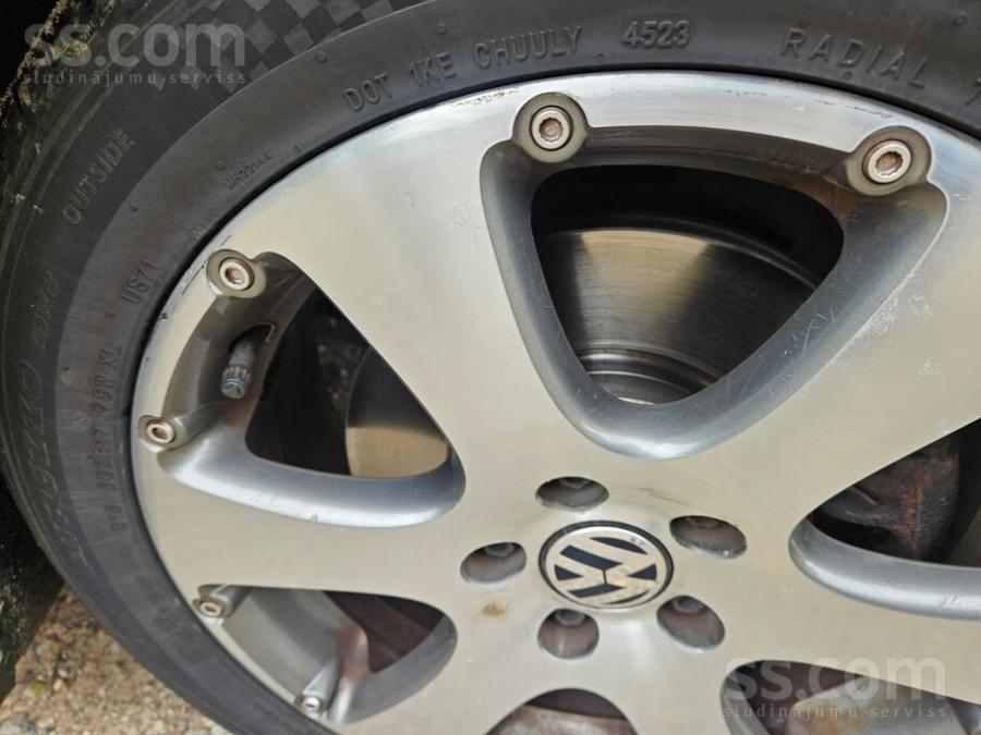 Zils Volkswagen Touran 2009 Valmiera, ar dzinēja tilpumu 2.00 L un nobraukumu 186 tūkst. km par 2990 €, foto 10 vietnē AUTOMOTO.COM.LV