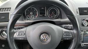 Blue Volkswagen Touran 2010 in Marijampole, with an engine capacity of 1.97 L and mileage of 298 thousand km for 4600 €, photo 8 on AUTOMOTO.COM.LV