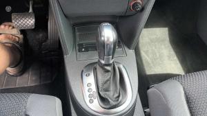 Blue Volkswagen Touran 2010 in Marijampole, with an engine capacity of 1.97 L and mileage of 298 thousand km for 4600 €, photo 12 on AUTOMOTO.COM.LV