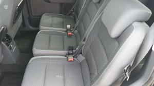Blue Volkswagen Touran 2010 in Marijampole, with an engine capacity of 1.97 L and mileage of 298 thousand km for 4600 €, photo 15 on AUTOMOTO.COM.LV