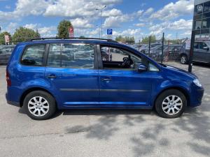 Zils Volkswagen Touran 2010 Tauragė, ar dzinēja tilpumu 1.90 L un nobraukumu 303 tūkst. km par 2900 €, foto 9 vietnē AUTOMOTO.COM.LV