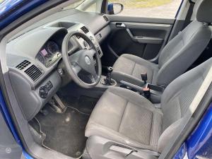 Zils Volkswagen Touran 2010 Tauragė, ar dzinēja tilpumu 1.90 L un nobraukumu 303 tūkst. km par 2900 €, foto 10 vietnē AUTOMOTO.COM.LV