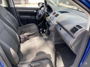 Zils Volkswagen Touran 2010 Tauragė, ar dzinēja tilpumu 1.90 L un nobraukumu 303 tūkst. km par 2900 €, foto 13 vietnē AUTOMOTO.COM.LV