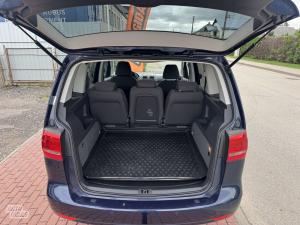 Blue Volkswagen Touran 2010 in Kaunas, with an engine capacity of 1.40 L and mileage of 213 thousand km for 4499 €, photo 6 on AUTOMOTO.COM.LV