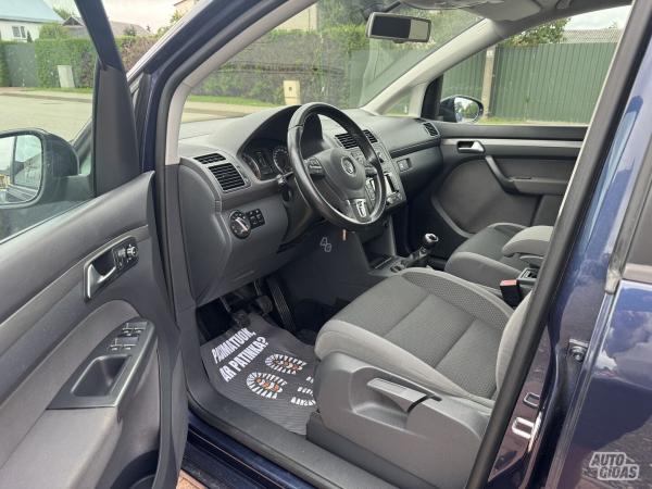 Zils Volkswagen Touran 2010 Kauņa, ar dzinēja tilpumu 1.40 L un nobraukumu 213 tūkst. km par 4499 €, foto 8 vietnē AUTOMOTO.COM.LV