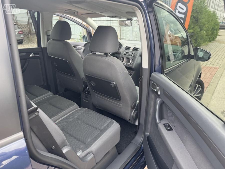 Blue Volkswagen Touran 2010 in Kaunas, with an engine capacity of 1.40 L and mileage of 213 thousand km for 4499 €, photo 10 on AUTOMOTO.COM.LV