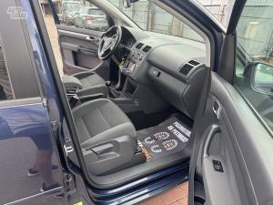 Blue Volkswagen Touran 2010 in Kaunas, with an engine capacity of 1.40 L and mileage of 213 thousand km for 4499 €, photo 11 on AUTOMOTO.COM.LV