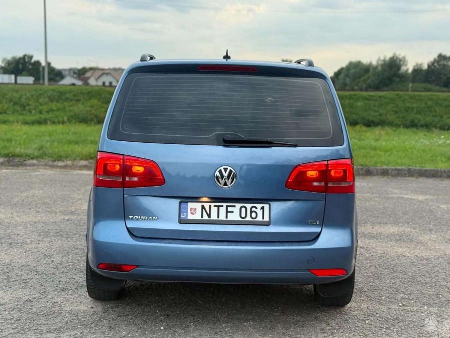 Синий Фольксваген Туран 2010 в Шилуте, объемом двигателя 1.60 л и пробегом 278 тыс. км за 3600 €, фото 9 на AUTOMOTO.COM.LV
