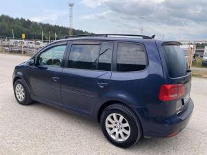 Zils Volkswagen Touran 2010 Viļņa, ar dzinēja tilpumu 1.60 L un nobraukumu 665 tūkst. km par 1600 €, foto 4 vietnē AUTOMOTO.COM.LV