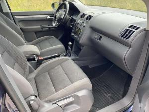 Zils Volkswagen Touran 2010 Viļņa, ar dzinēja tilpumu 1.60 L un nobraukumu 665 tūkst. km par 1600 €, foto 15 vietnē AUTOMOTO.COM.LV