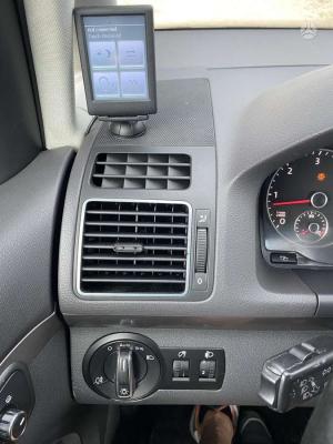 Zils Volkswagen Touran 2010 Viļņa, ar dzinēja tilpumu 1.60 L un nobraukumu 665 tūkst. km par 1600 €, foto 19 vietnē AUTOMOTO.COM.LV